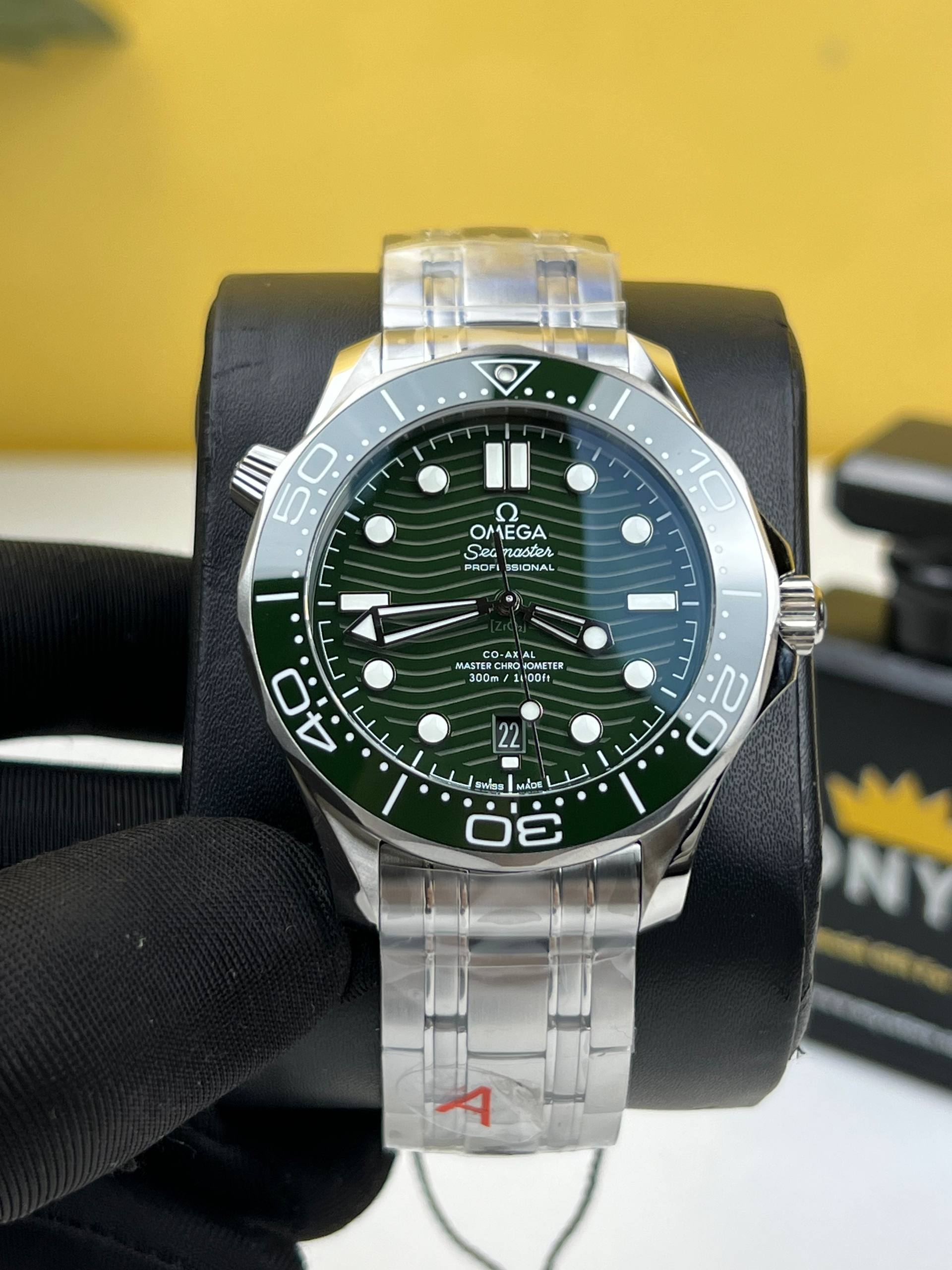 Omega Seamaster 300M Green Dial 42mm - Swiss Auto Movement - Onyx Store