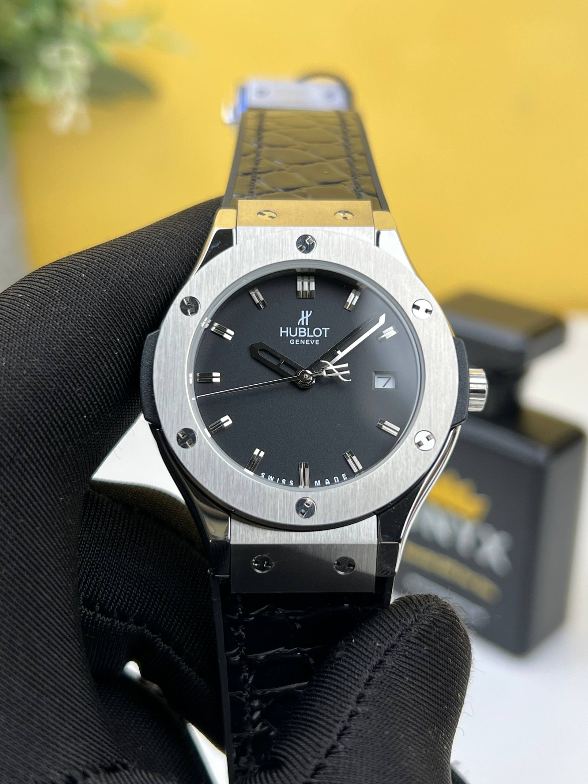 Hublot Classic Fusion Black Dial in Black Rubber 38mm - Quartz - Onyx Store